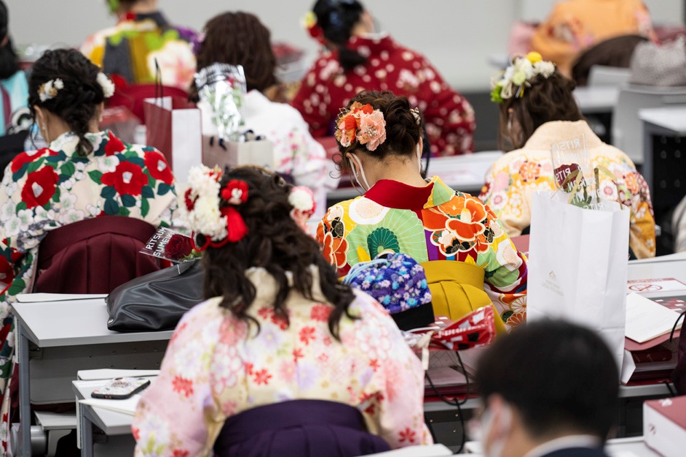2021年度立命館大学卒業式・大学院学位記授与式を実施 News And Events 人間科学研究科 立命館大学