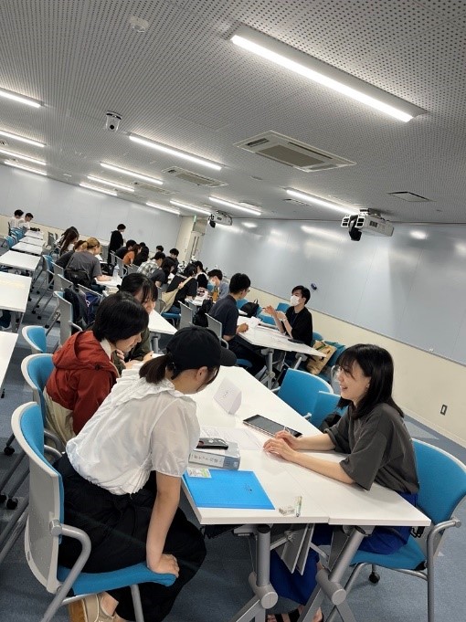 2024年度春学期 法学部学びかた支援企画「まなぶーす」を開催しました Topics And Events 法学部 立命館大学